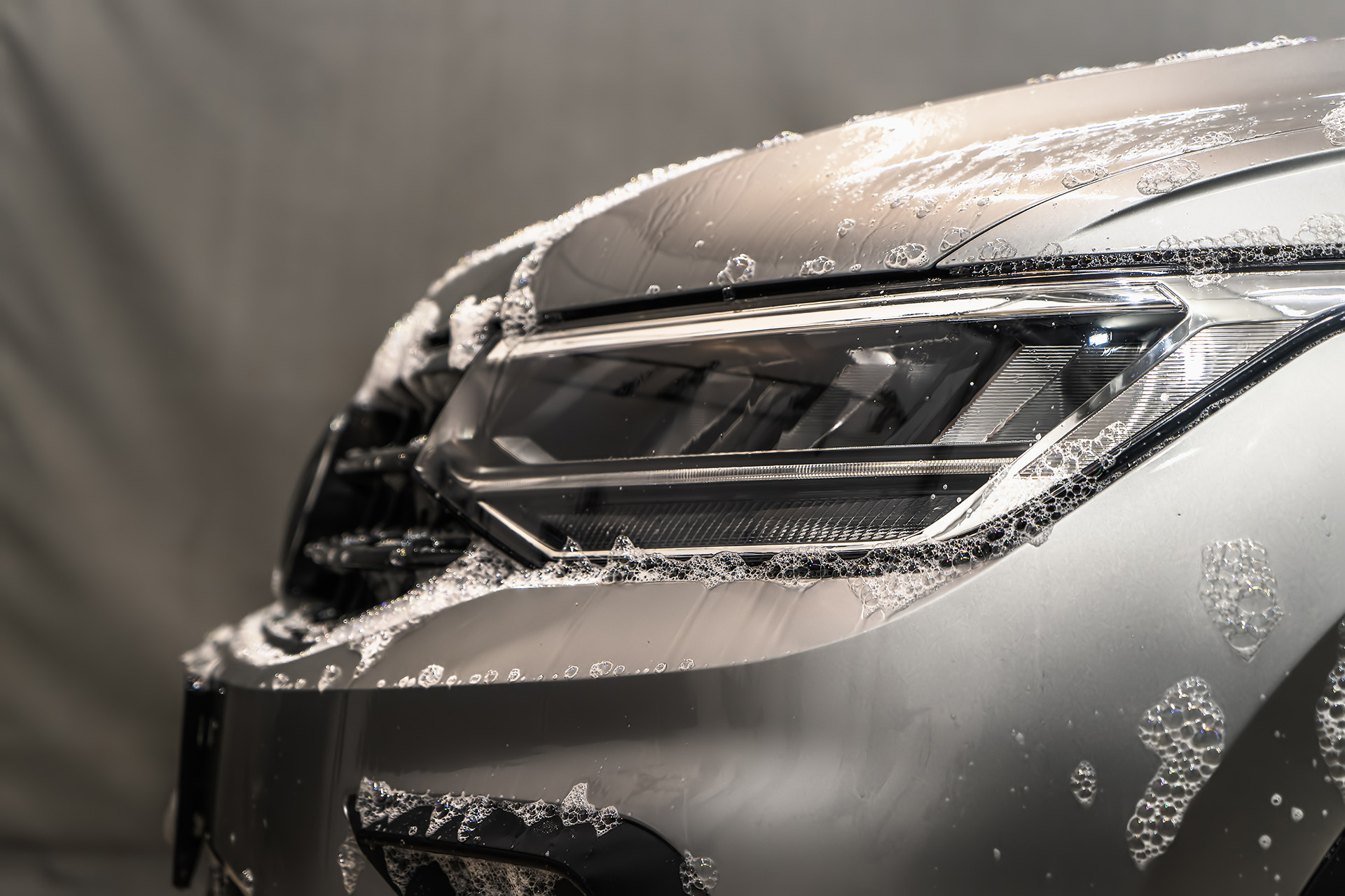 Jak myć auto z powłoką ceramiczną? - AUTOART DETAILING